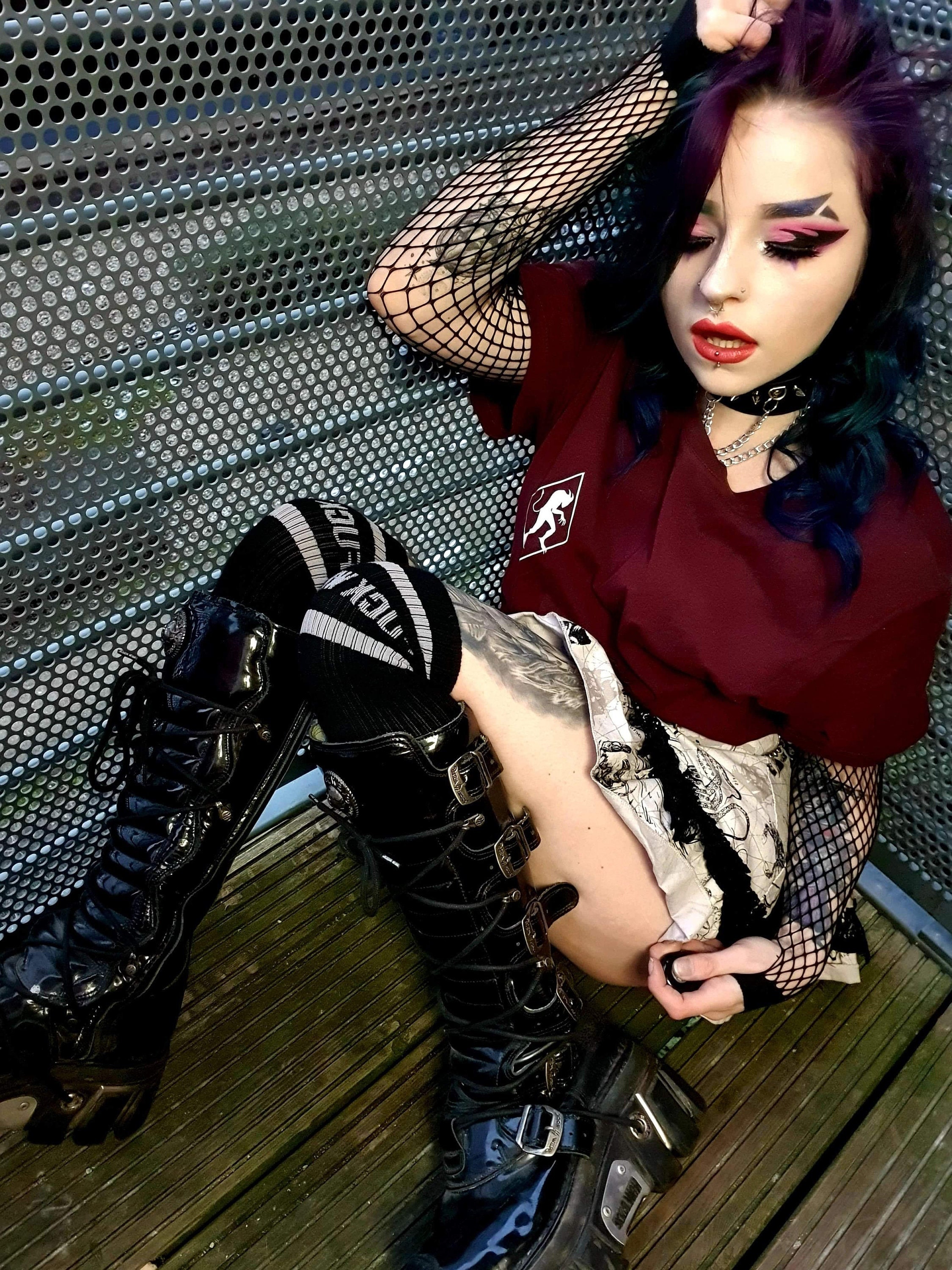 Signature Demon T-shirt / Demon Devil Brand Shirt T-shirt Tee Satan ...