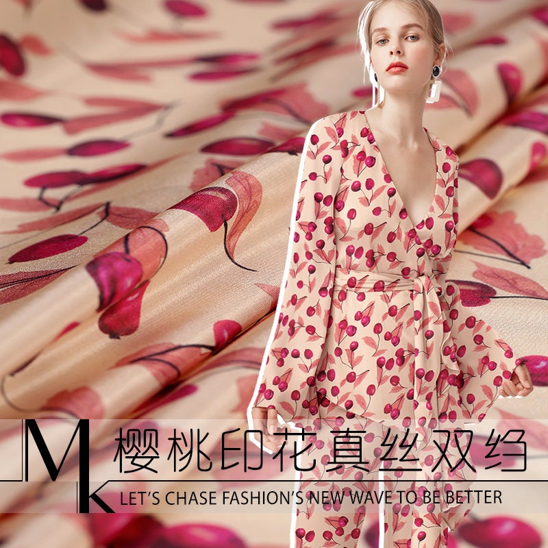 Red Small Flower Pattern Printed Fabric 100% Silk Crepe De Chine Fabric ...