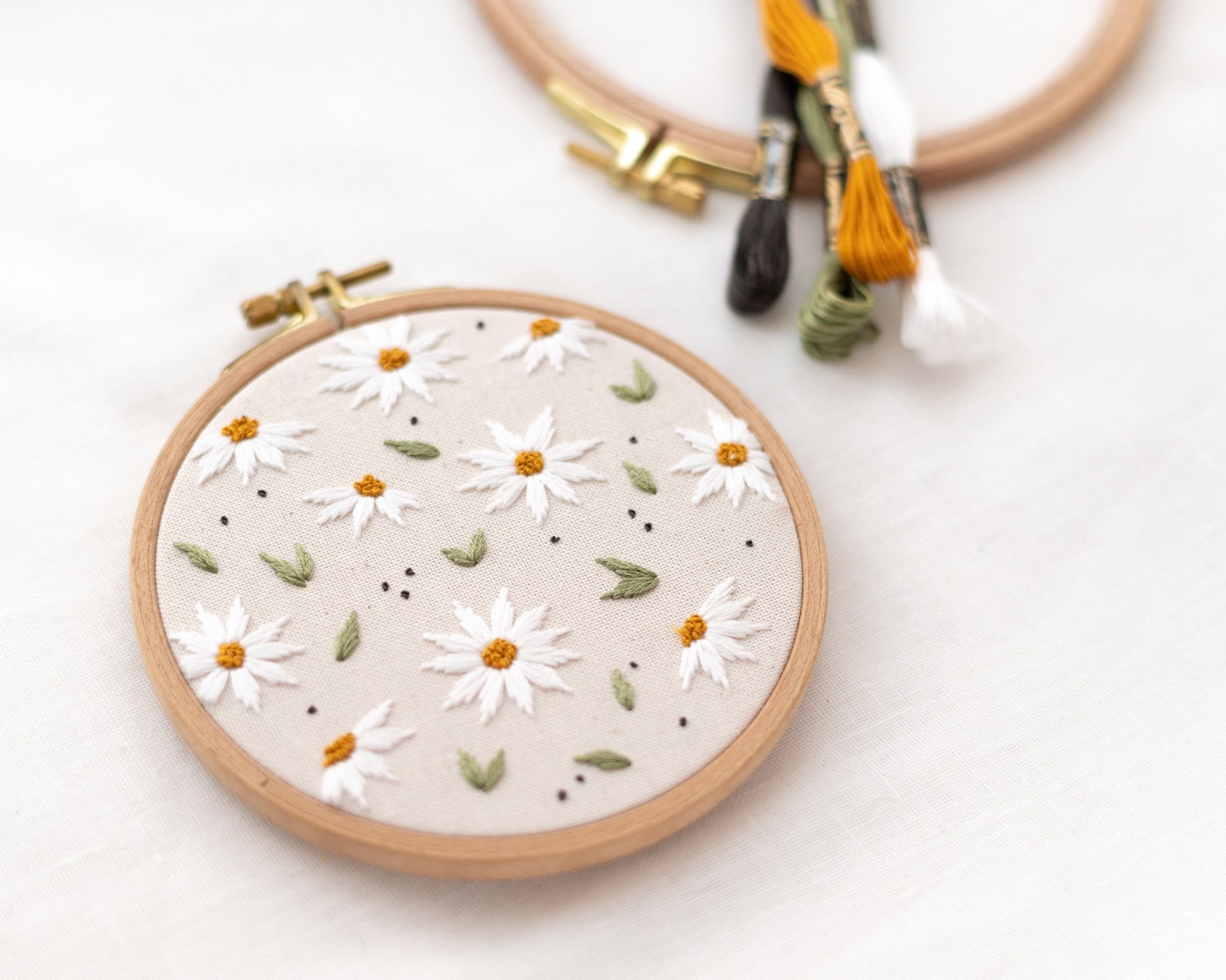 Daisy Hand Embroidery Pattern Flower Design With - Etsy