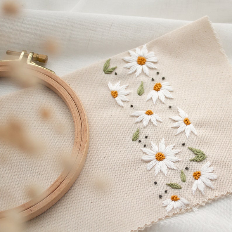 Daisy Hand Embroidery Pattern • Flower Design With Instructions and ...