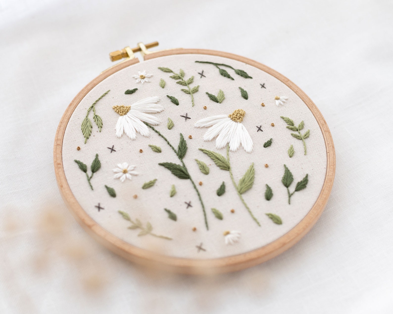 Two Daisies HAND EMBROIDERY PATTERN • Daisy Flower Pattern With ...