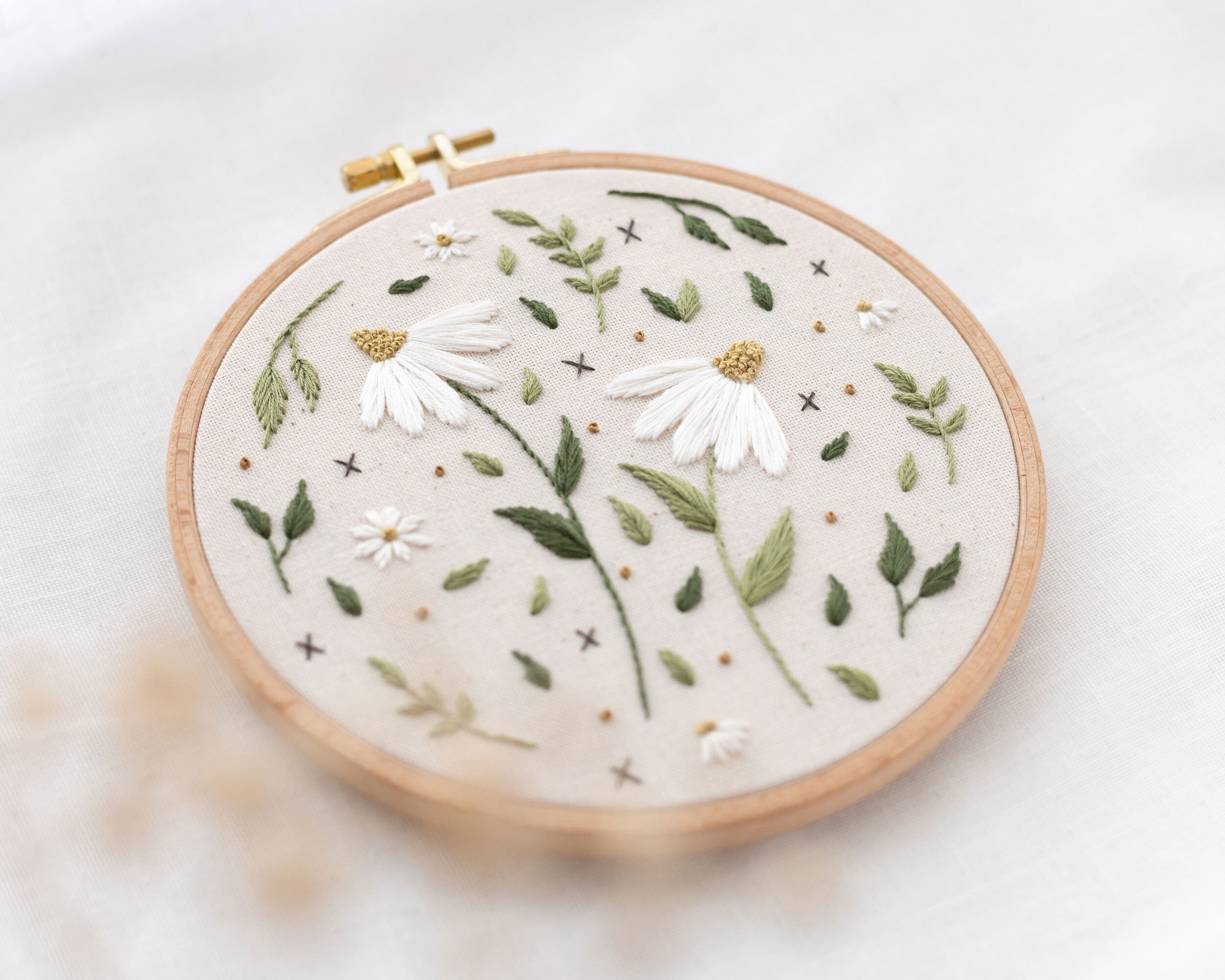 Two Daisies HAND EMBROIDERY PATTERN • Daisy Flower Pattern With ...