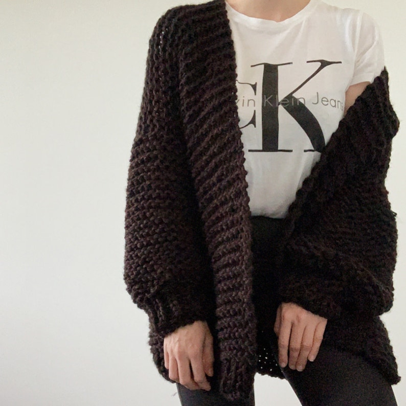Chunky Knitted Cardigan Pattern: Beginner Friendly Oversized Knitwear ...