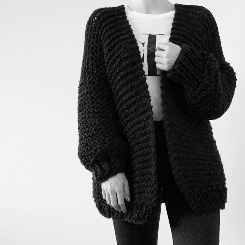 Chunky Knitted Cardigan Pattern: Beginner Friendly Oversized Knitwear ...