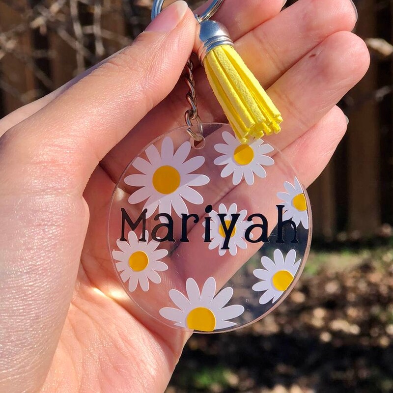 Daisy Keychain - Etsy