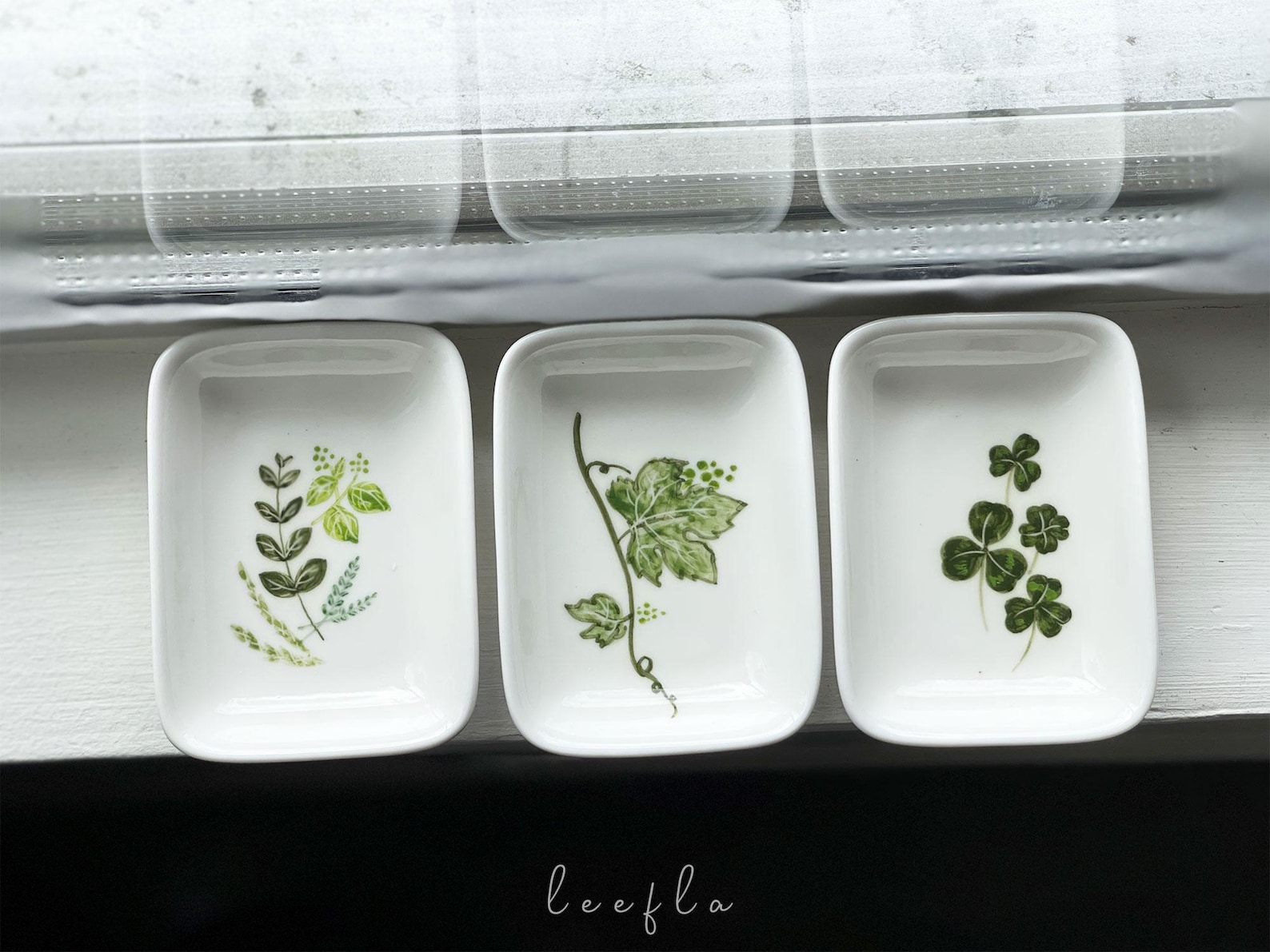 Clover, Ivy, Green Shamrock Leaves Rounded Rectangle Mini Plate ...