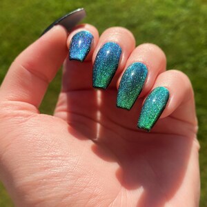COVEN Green Color Shifting Cat Eye Press on Nails Witchy Nails Green ...