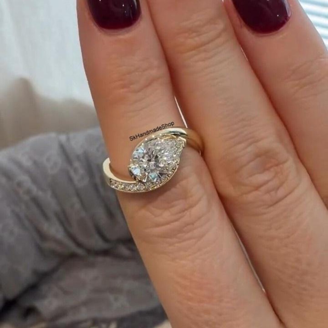 Beautiful 9x7mm Pear Cut Moissanite Wedding Ring, Horizontal Solitaire ...