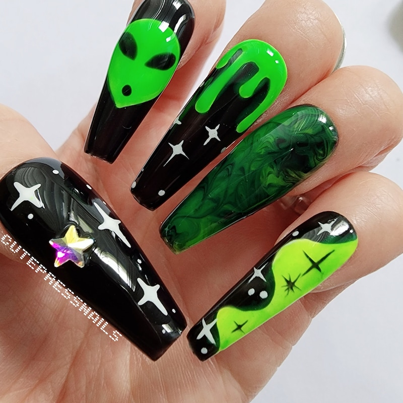 Alien Nails - Etsy
