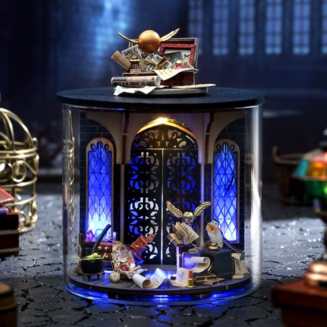 Magic Room Miniatures Circle Box in Glass Cover || 1:24 With Light Kid ...