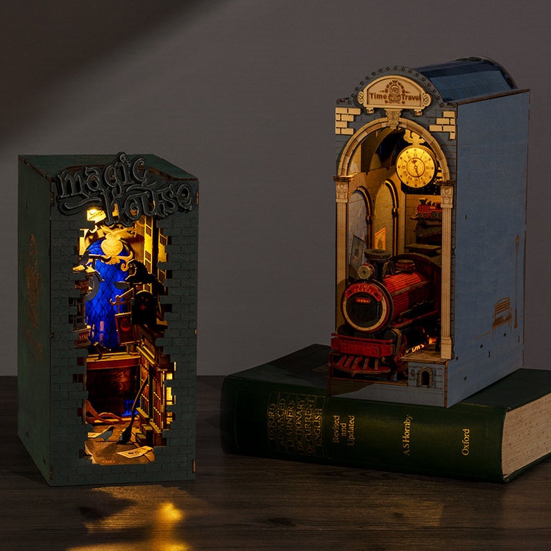 Time Travel Train Book Nook - Book Shelf Insert - Bookcase With Light ...