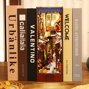 Wine Alley Book Nook - Book Shelf Insert - Bookcase With Light Model ...