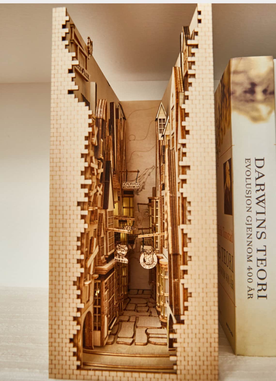 London Town Alley Book Nook - Book Shelf Insert - Bookcase With Light ...