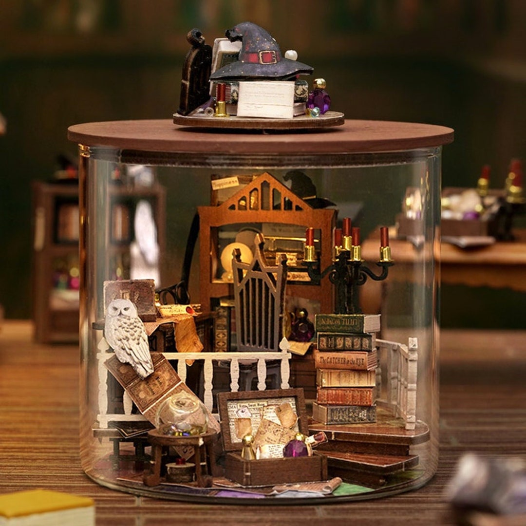 Magic House Miniatures Circle Box in Glass Cover || 1:24 With Light Kid ...