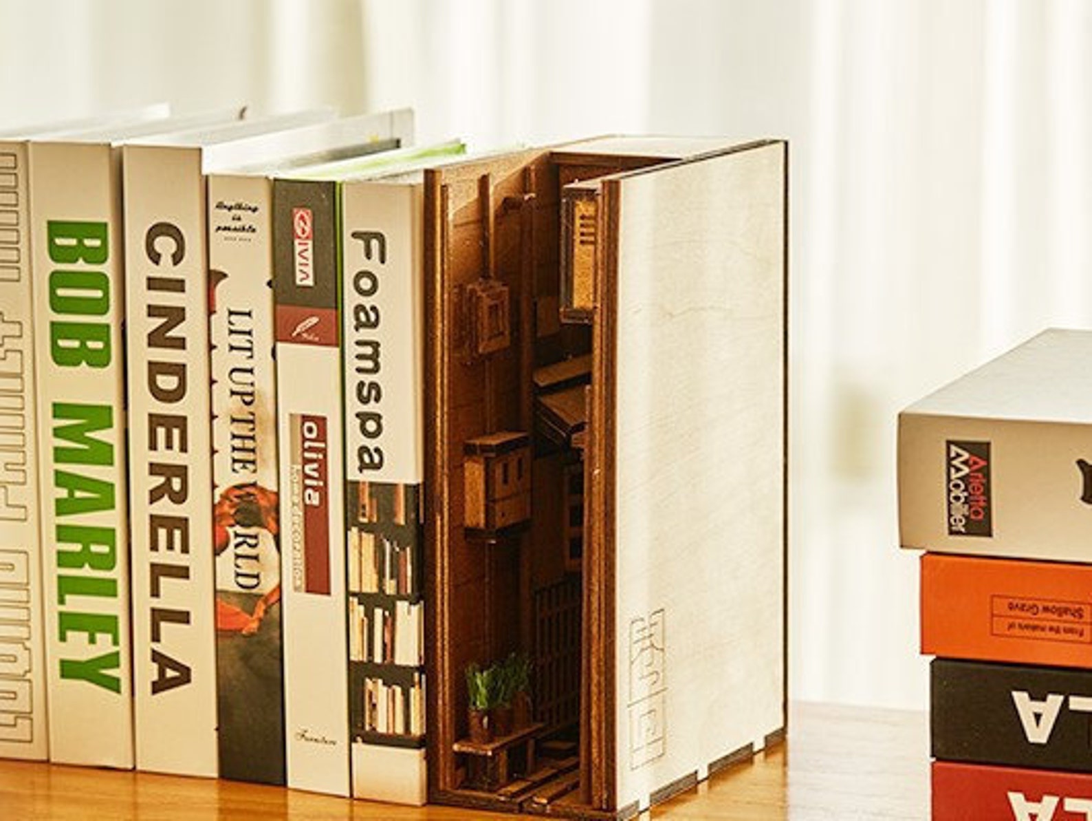 Japanese Street Book Nook - Book Shelf Insert - Bookcase With Light ...