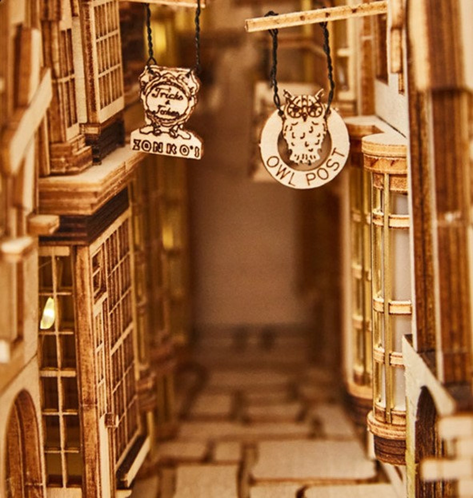 London Town Alley Book Nook - Book Shelf Insert - Bookcase With Light ...