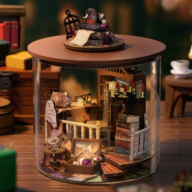 Magic House Miniatures Circle Box in Glass Cover || 1:24 With Light Kid ...