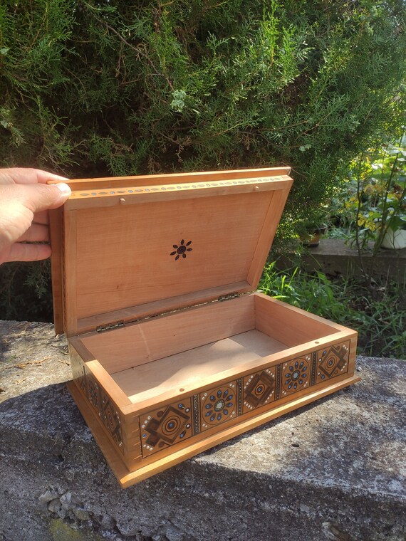 Large Vintage Wooden Box, Traditional Ukrainian Hutsu… - Gem