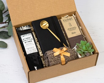 Classy Gift Box for Women Cozy Gift Box With Blanket, Socks, Candle ...