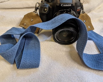 White Banner Reversible Cotton Camera Strap, Pennant Banner Flags on ...
