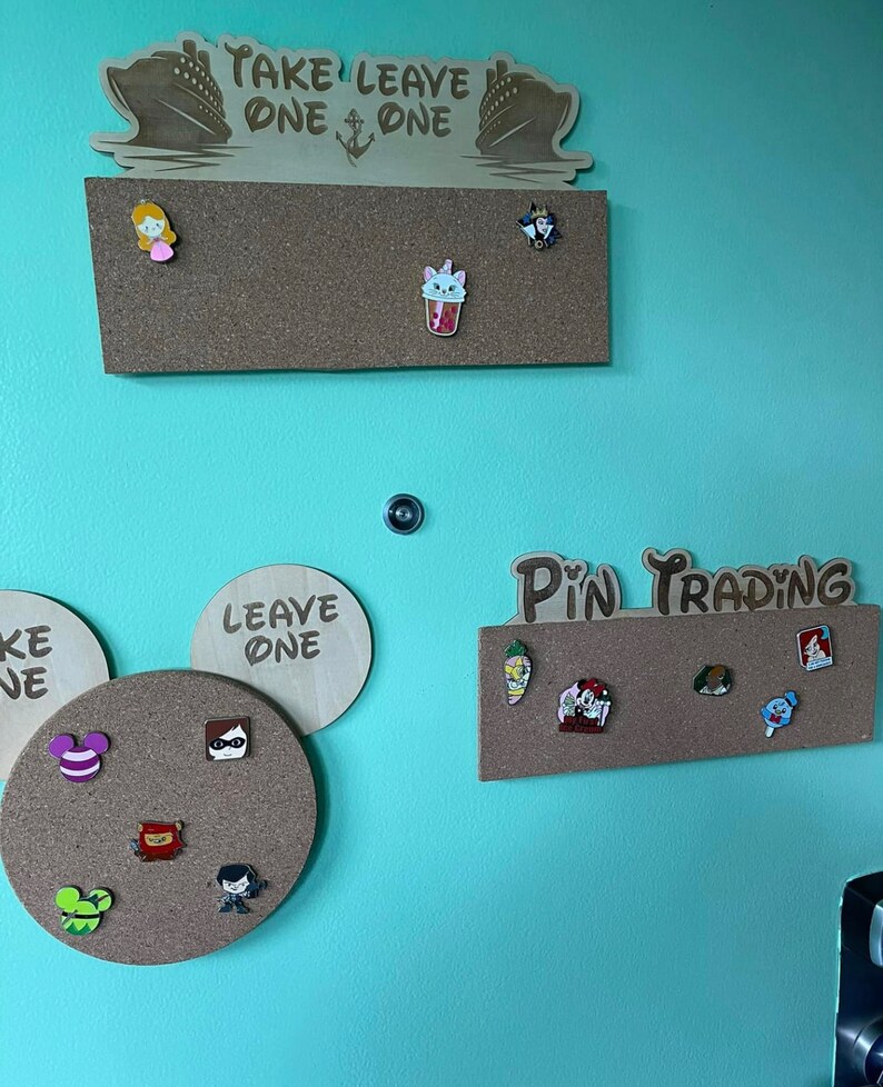 Pin Trading Castle Peeking Mickey & Minnie Cork Board Pin - Etsy