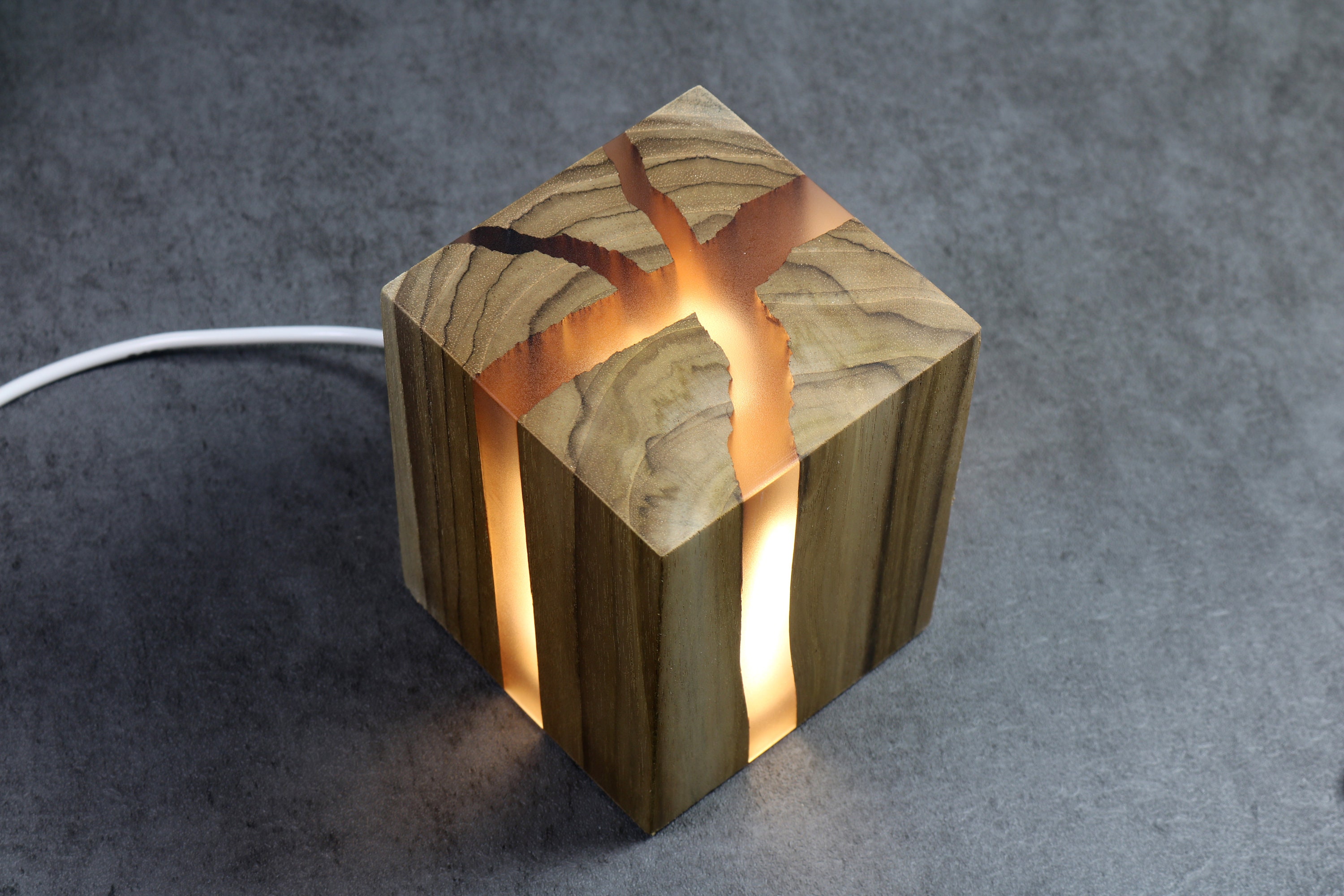 Solid Wood Art Crackle Light Fitting,epoxy Resin Night Light ...