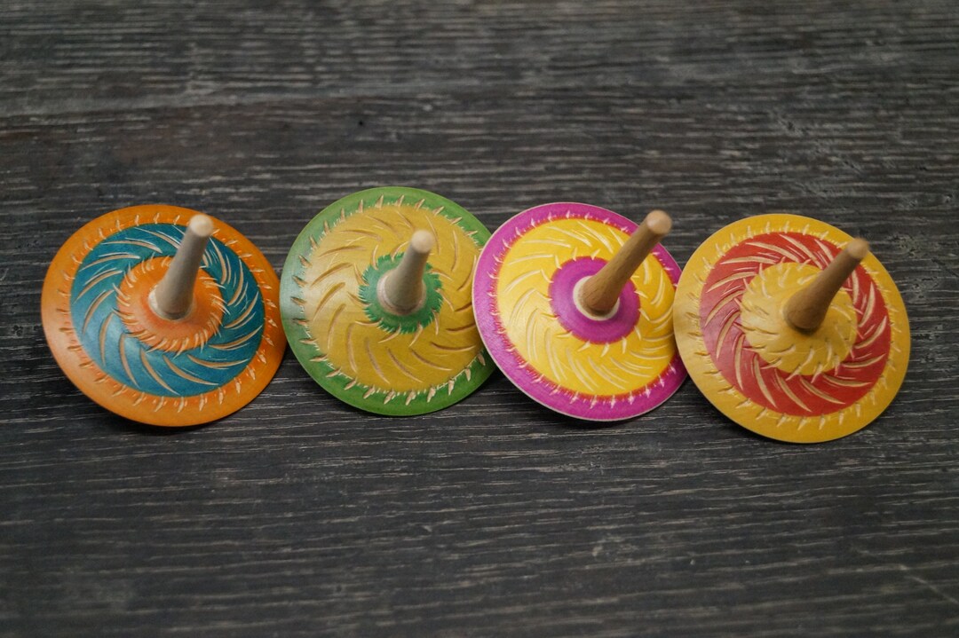 4 Wooden Spinning Tops, 2 Colored, Spinning Top Set 4 Pieces Made of ...