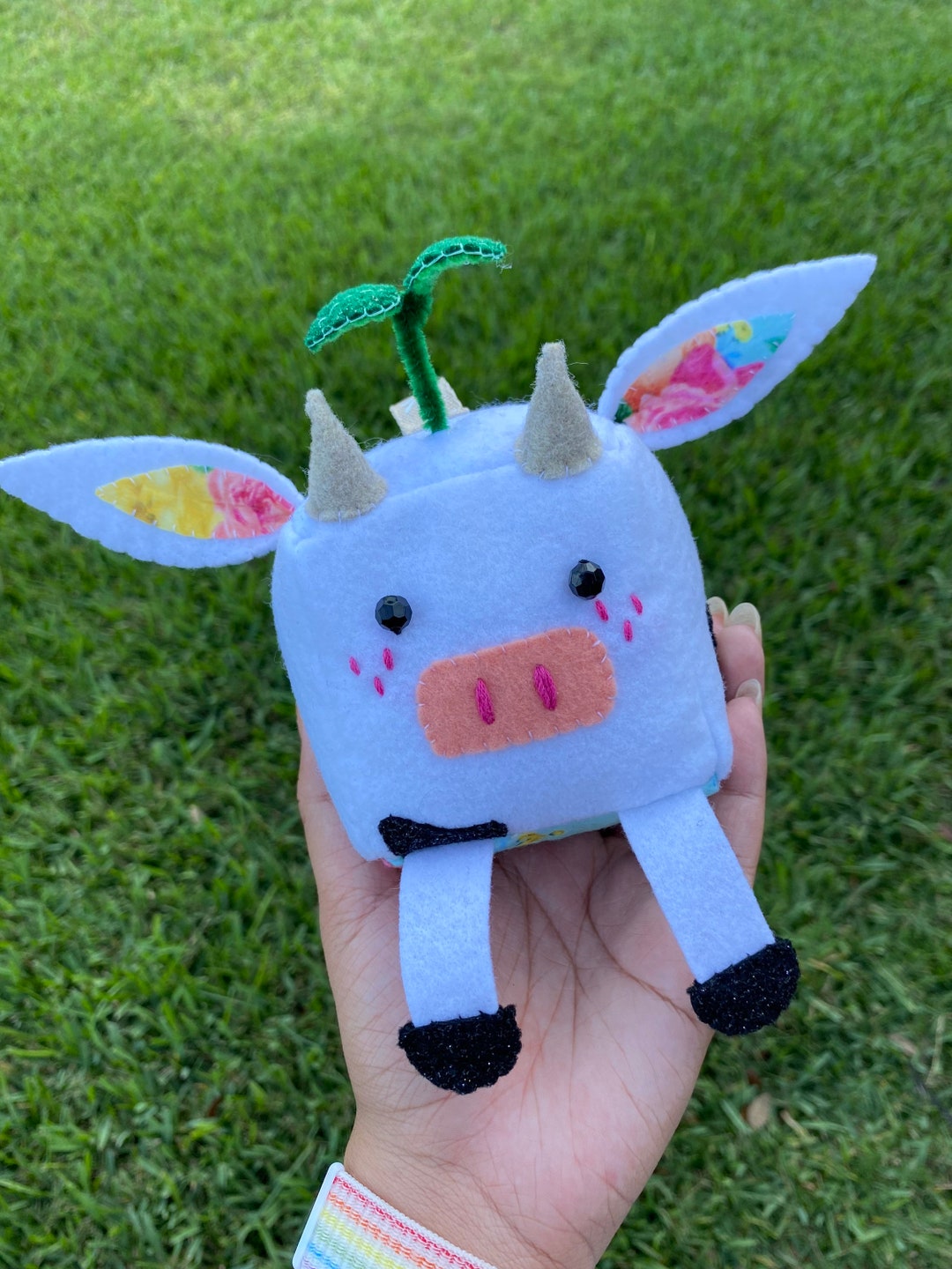Plant Black & White Cow and Brown Cow Spring Floral Cube Felt Plushie ...
