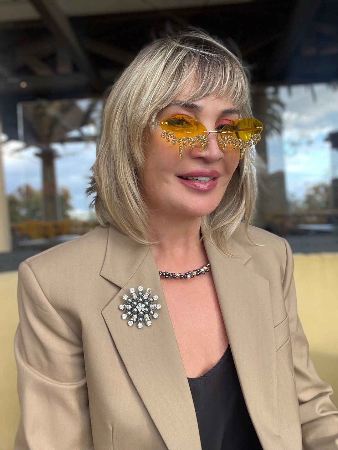 Rhinestone Pearls Brooch Perfect Present With Gift Box Women Brooch ...