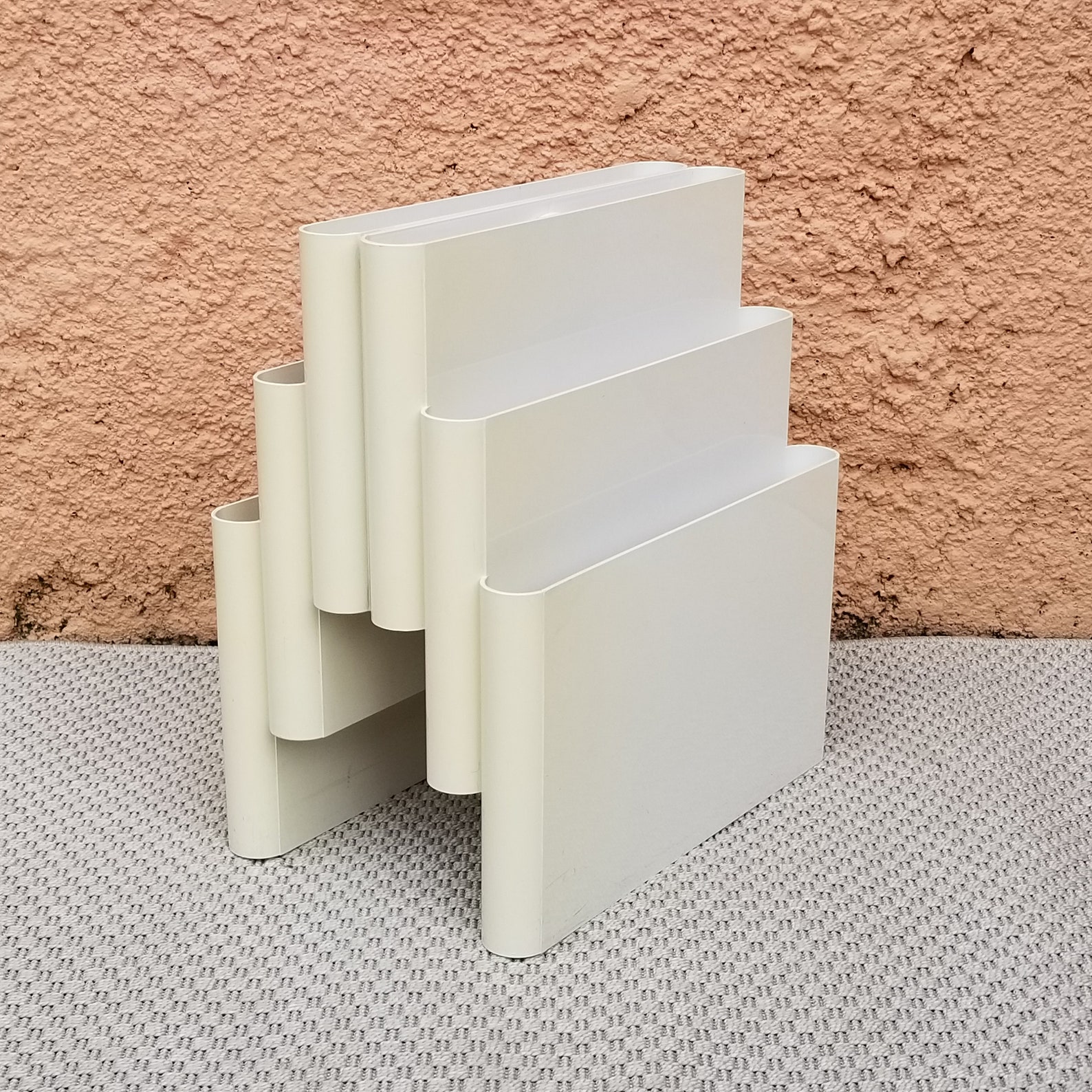 Plastic 6-compartment Magazine Rack in Off-white by Giotto - Etsy