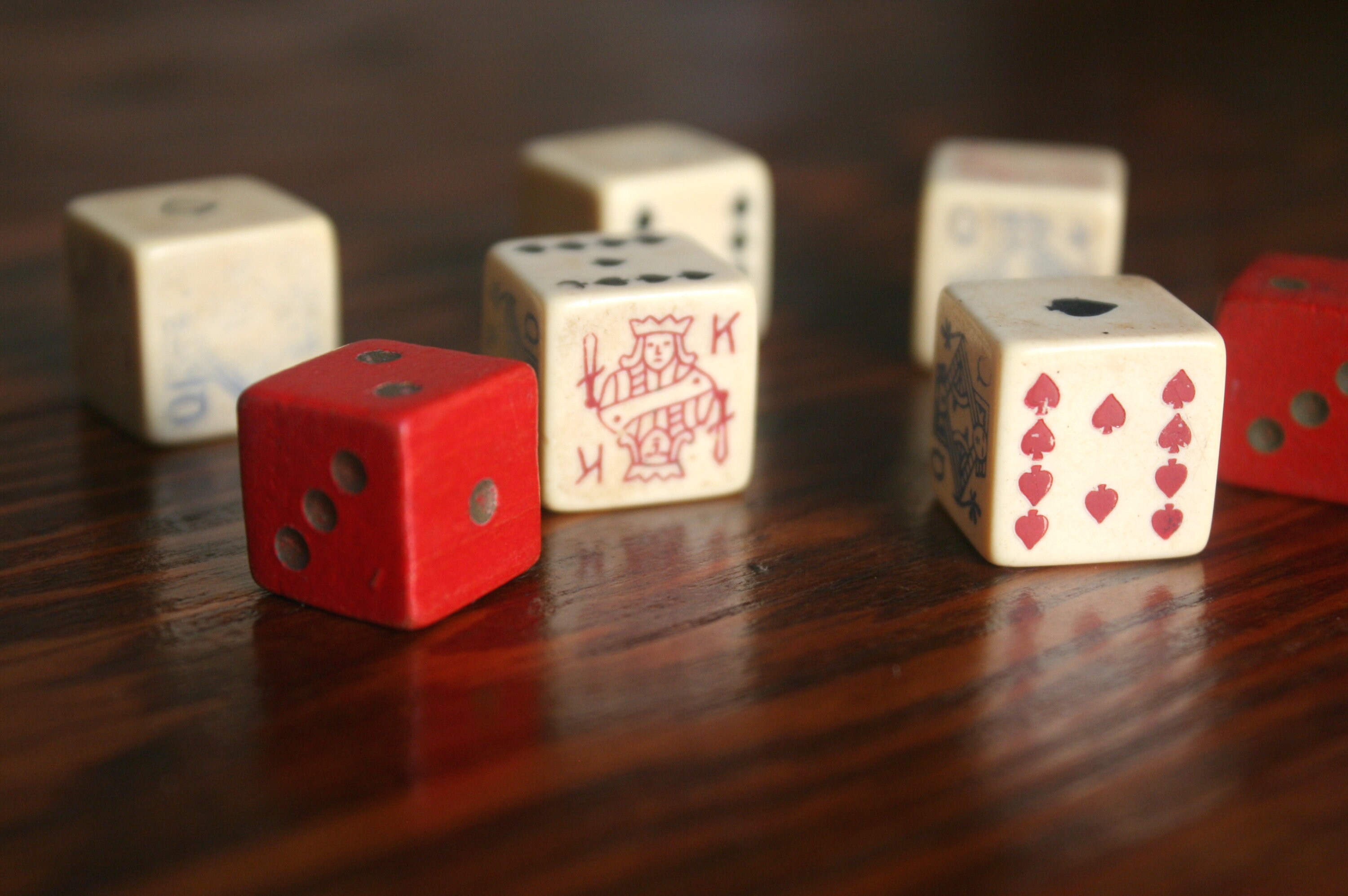 Set of 5 Vintage Bakelite Dice Mid Century Modern Playing Card Suit Die ...