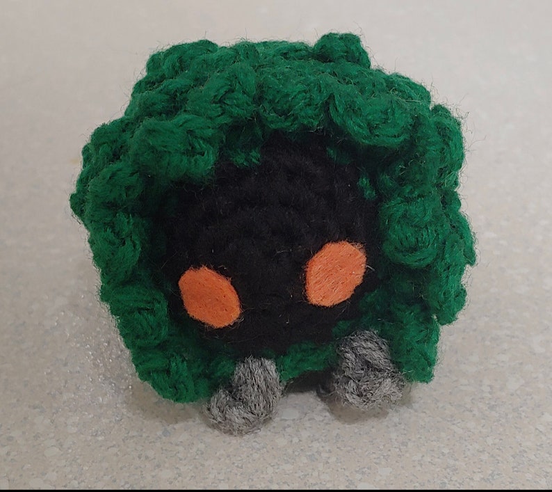 Crochet Mini Mosscreep Pattern, Hollow Knight Inspired Keychain - Etsy