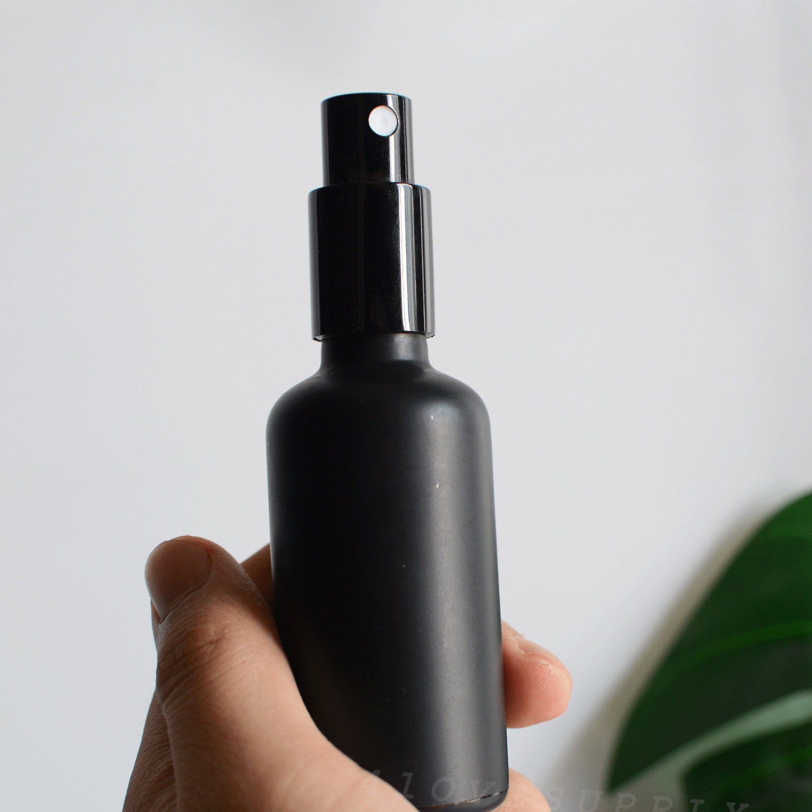 1-200pcs Fine Mist Spray Bottles 15ml 20ml 30ml 50ml 100ml Matte Black ...