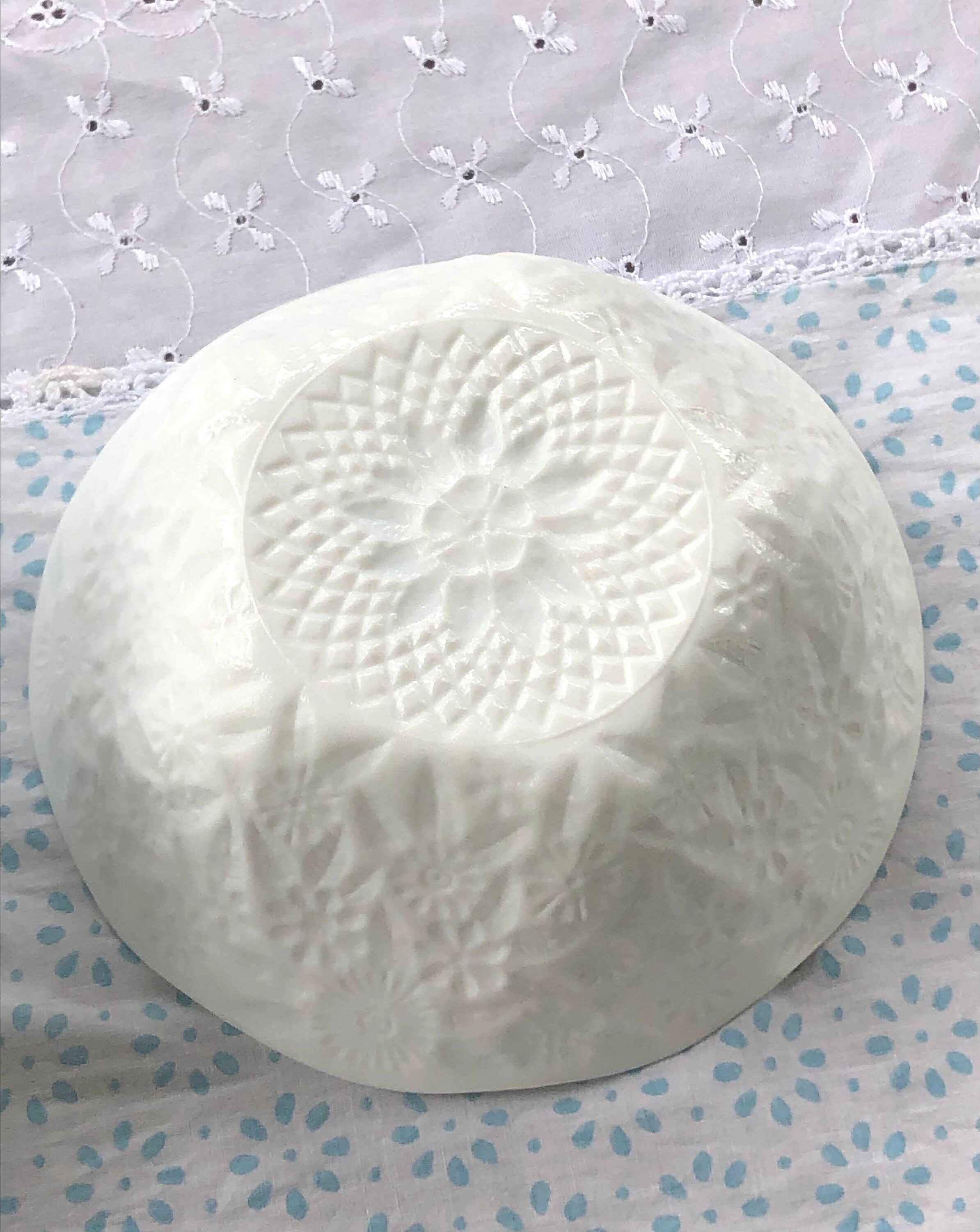 White Milk Glass Bowl Daisy Pattern Lot of 3 - Etsy