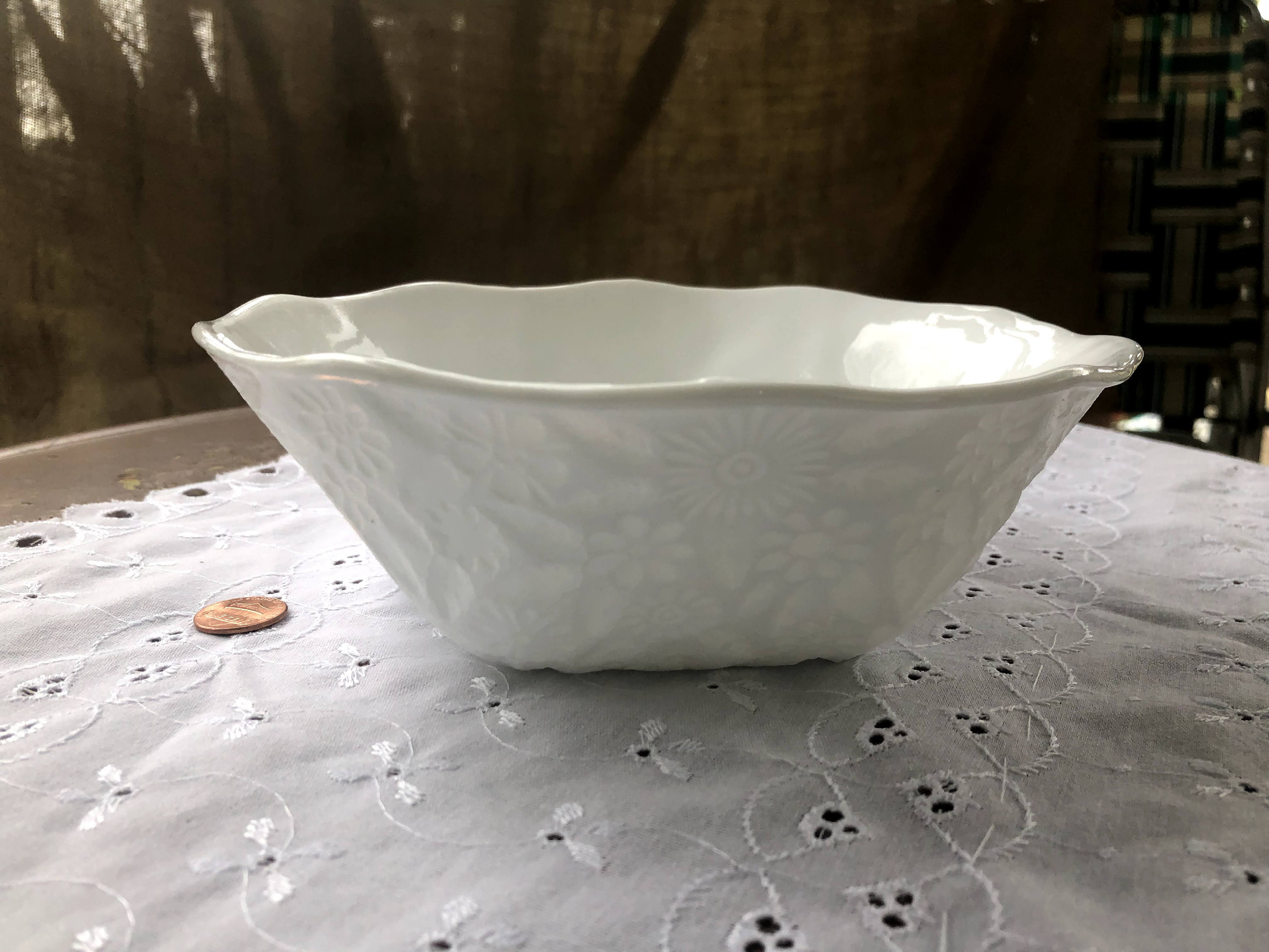 White Milk Glass Bowl Daisy Pattern Lot of 3 - Etsy