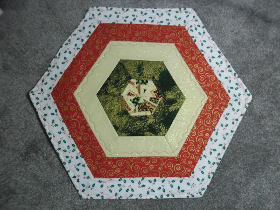 Reversable Hexagon Holiday Themed Table Topper - Etsy