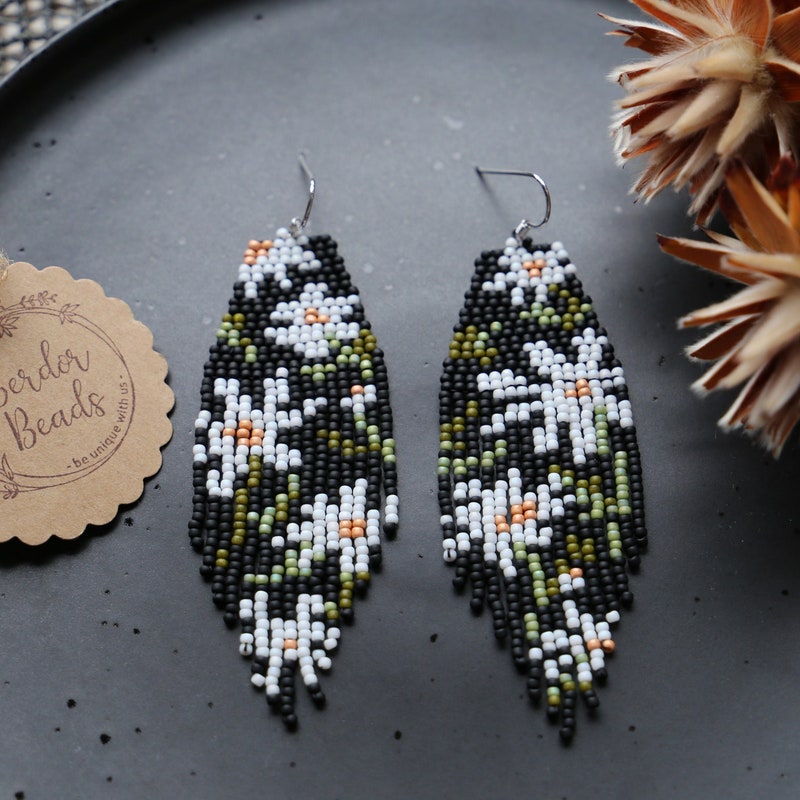 Daisy Beaded Earrings - Etsy