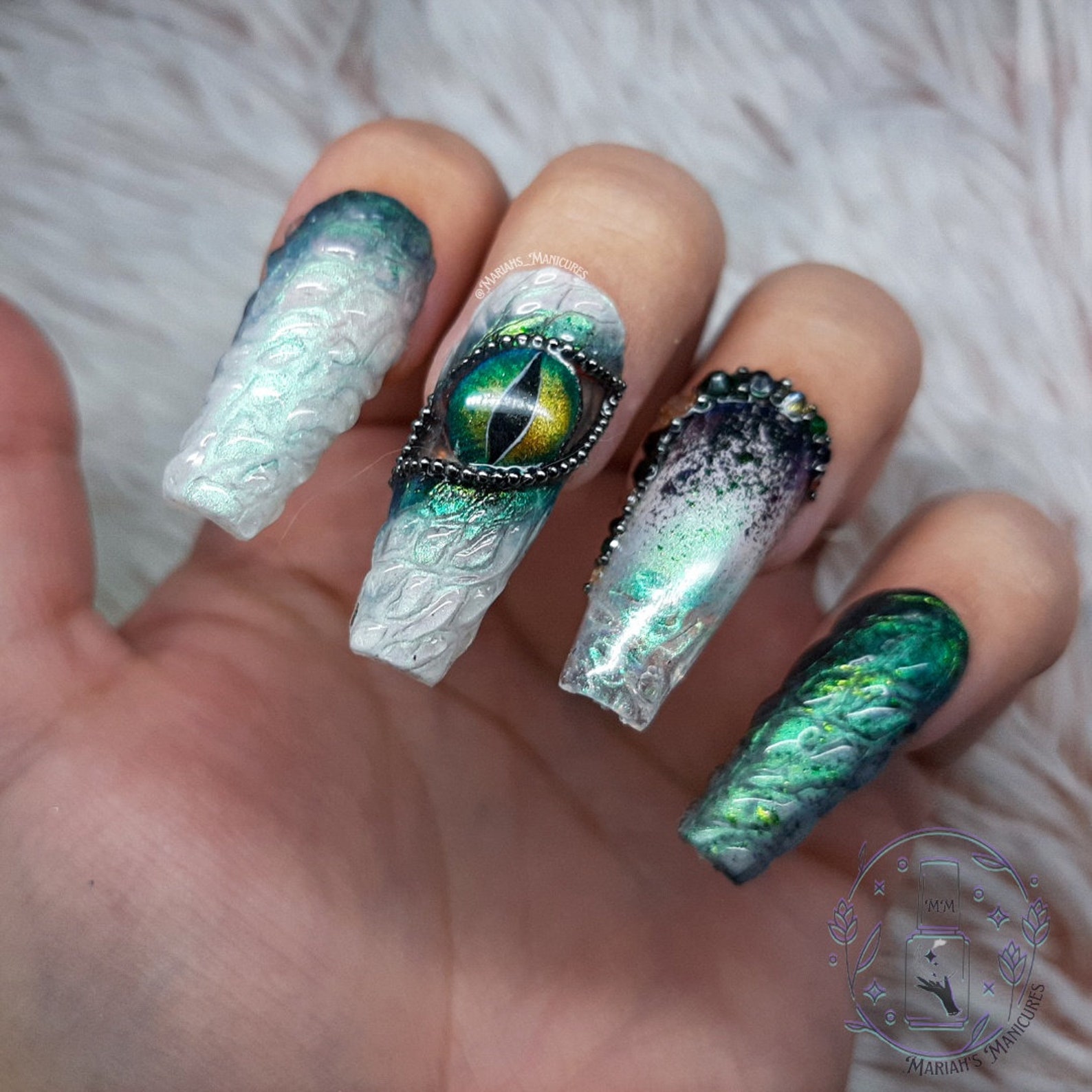 Dragon Eye Press on Nails | Fantasy | Mythical | Green | Textured Nails ...