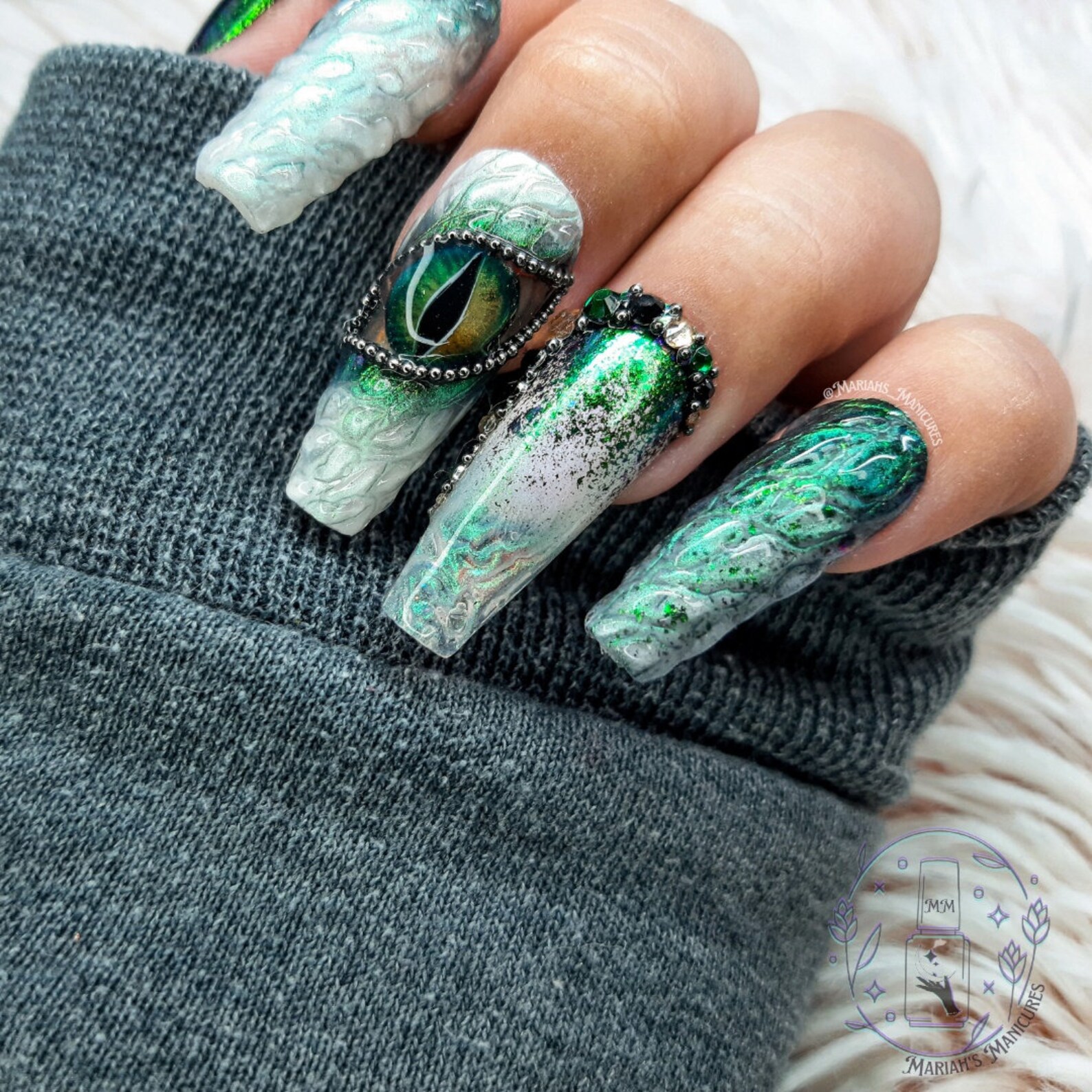Dragon Eye Press on Nails Fantasy Mythical Green - Etsy