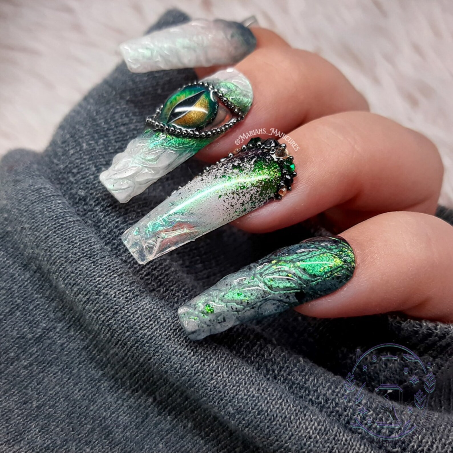 Dragon Eye Press on Nails Fantasy Mythical Green - Etsy