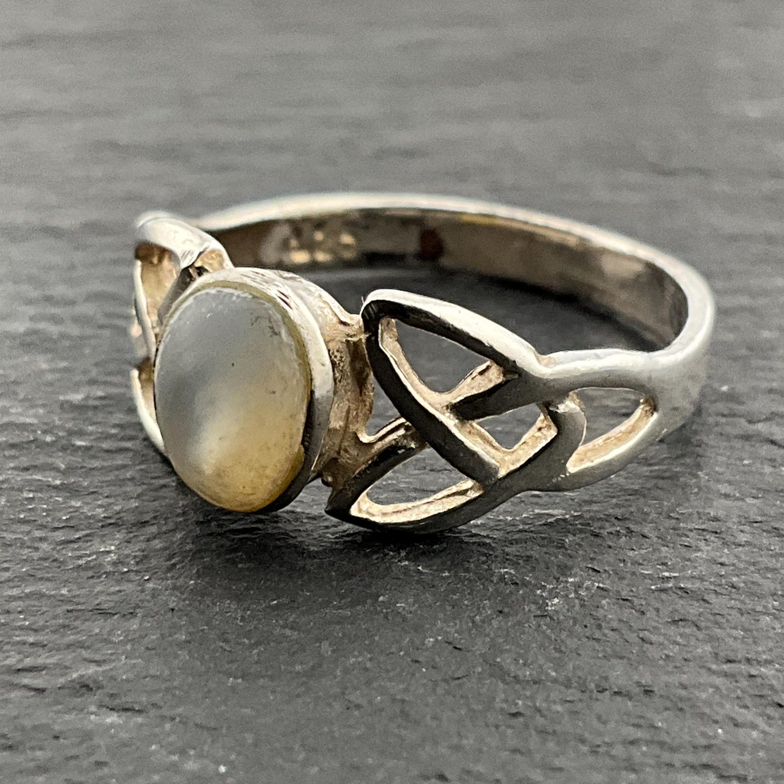 Vintage Celtic Knot Mother of Pearl Sterling Silver Ring, UK Size M, US ...