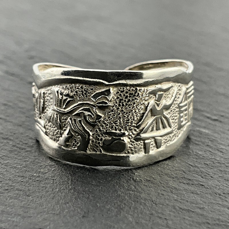 Storyteller Ring - Etsy