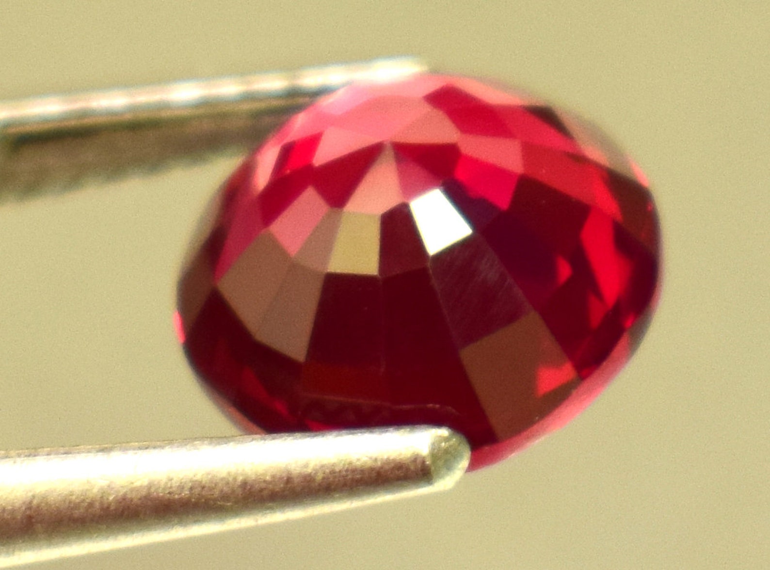 Natural Certified Pigeon Blood Mozambique Red Ruby Round Cut 4.35 Ct ...