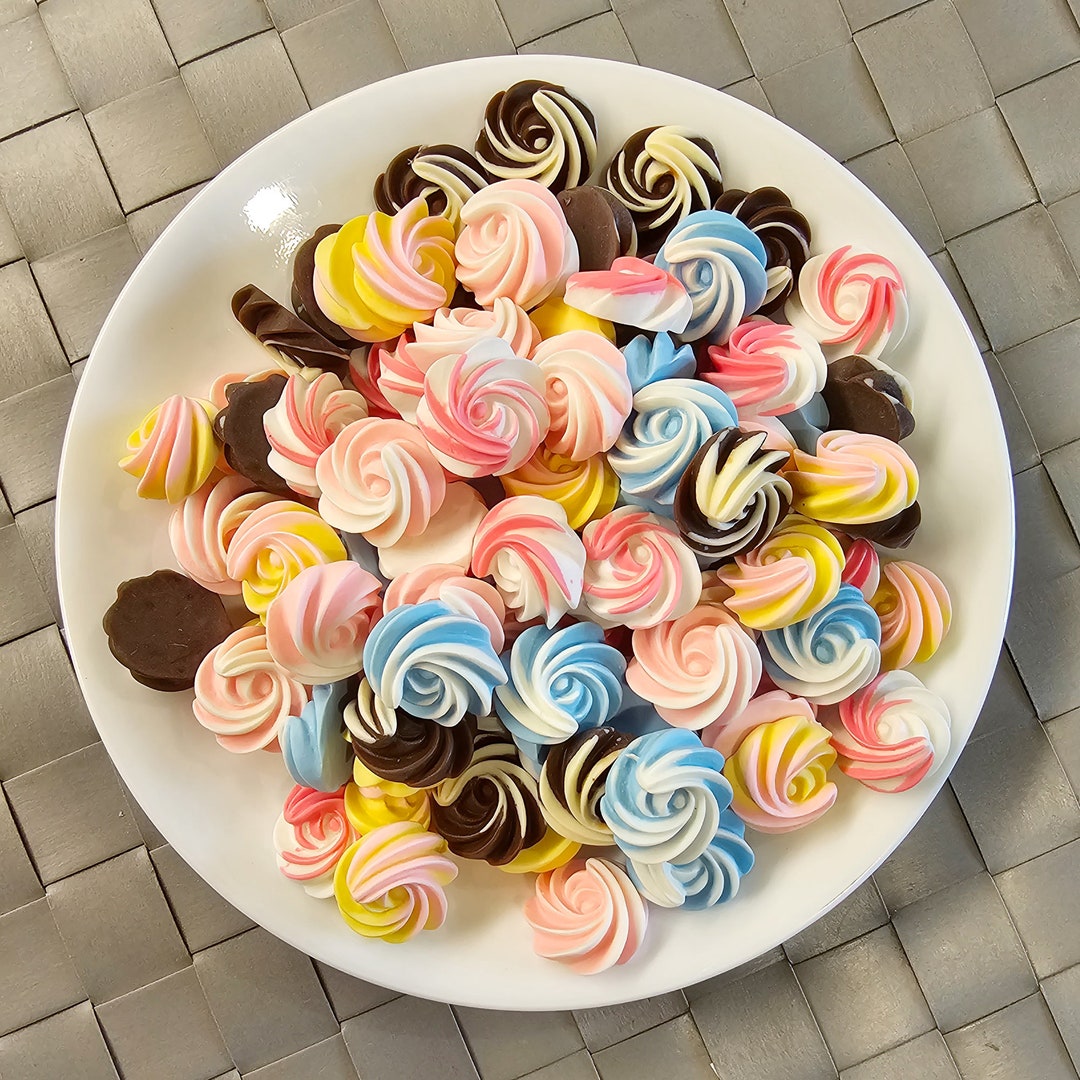 5/15/30 Pcs Two Tone Whipped Cream Meringue Kiss Swirl Candy Icing ...