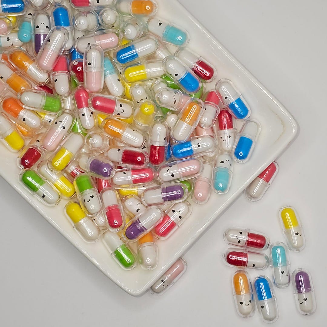 Half Color Plastic Pills Capsule Smiling Face 10/30/50 #CAB205 - Etsy