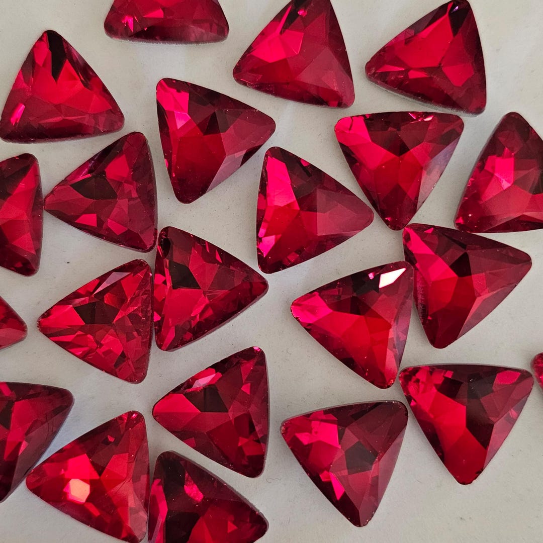 15 Pcs Triangle Pointed Back Gems Jewels Red Rhinestone 18mm - Etsy