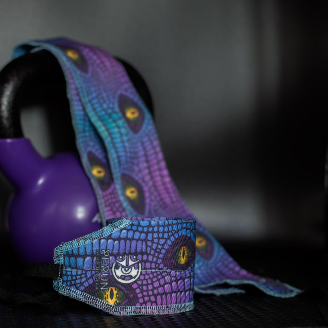 Reptile Fabric Wrist Wraps Snake Skin and Eye No Thumb Loop Straps Cool ...