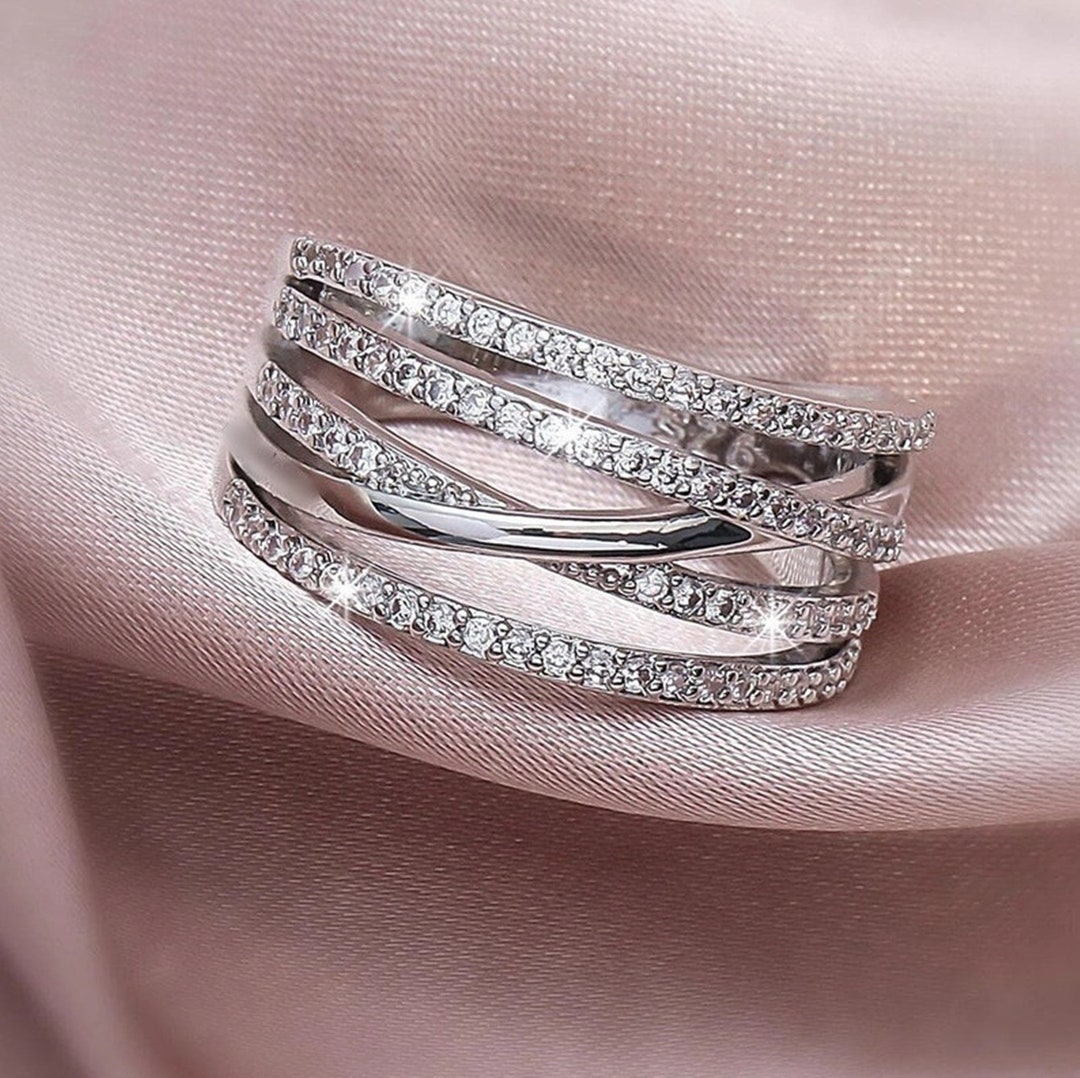 Intertwined Engagement Ring, Women's Criss Cross Ring, 0.92TCW Round ...