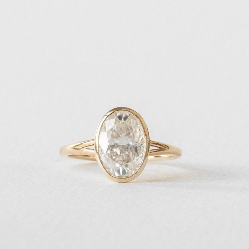 Oval Bezel Ring - Etsy