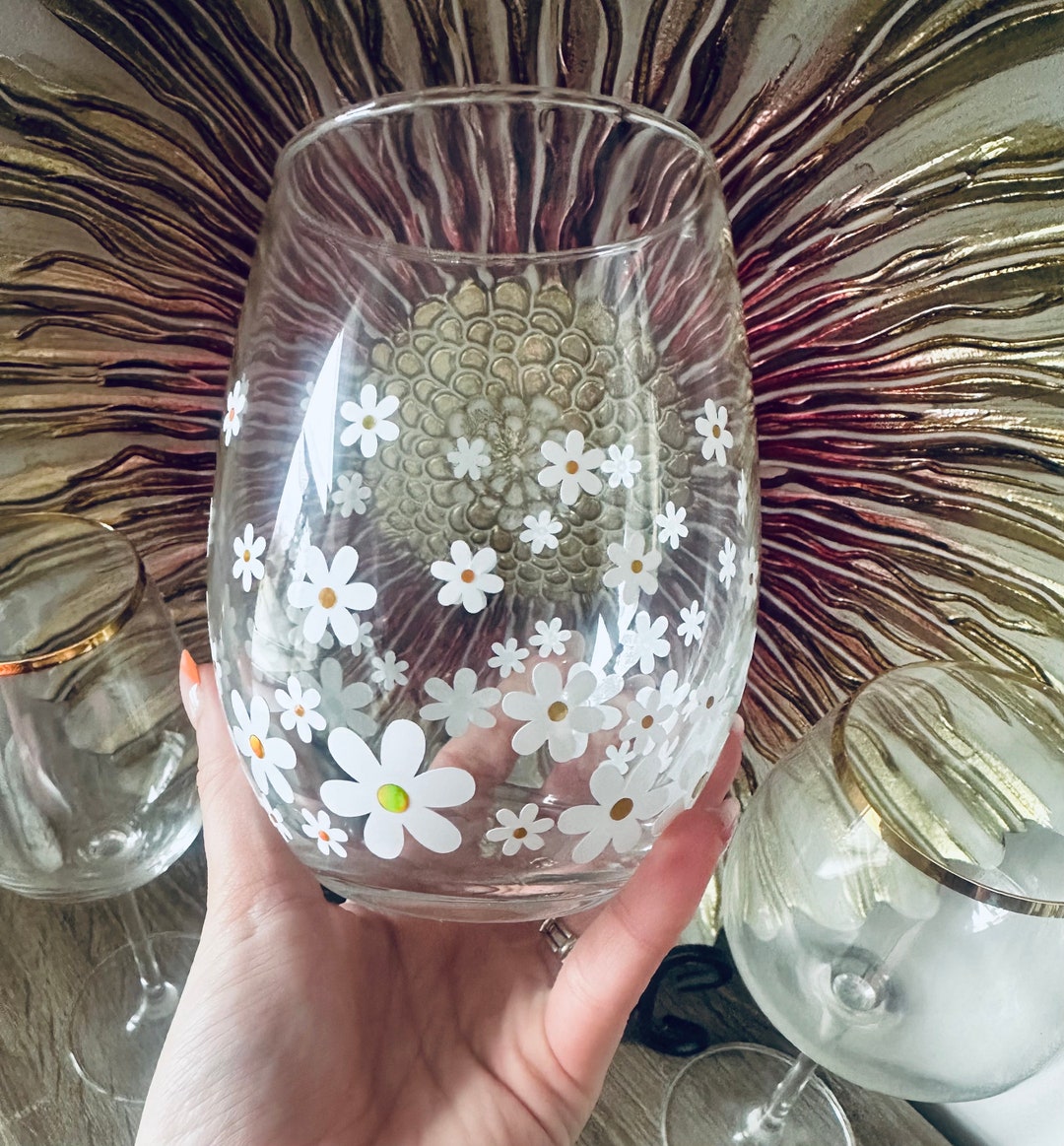 Daisy Wine Glass- Valentine's Day Wine Glass- Floral Wine Glass ...